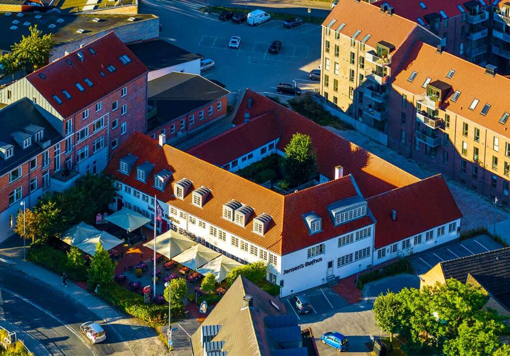 Slotskroen: En historisk ejendom fik nyt liv – Frederiksborg Gruppen A/S